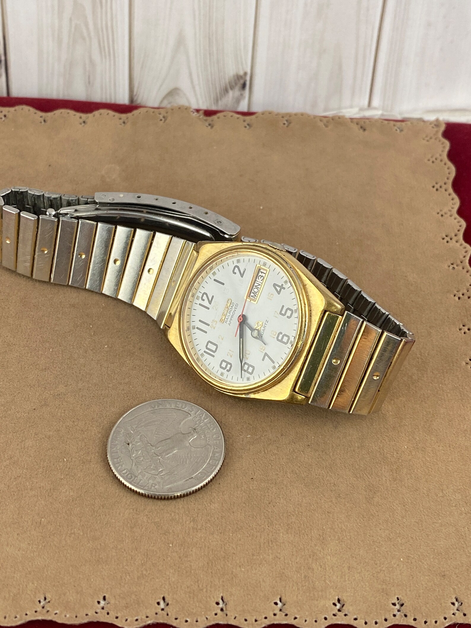 Vintage Seiko Railroad Approved Quartz Watch in Working and in Good Condition Gold 6923-7039 ...