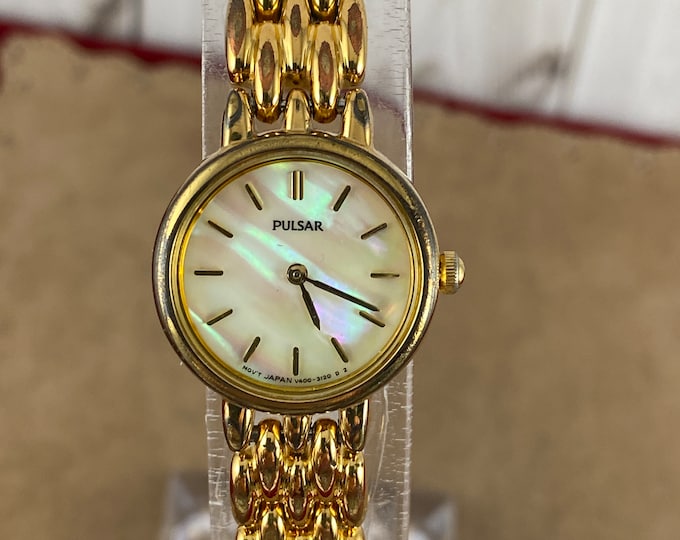 Vintage Pulsar Watch Gold Wit Beautiful Mother of Pearl Pearlescent ...