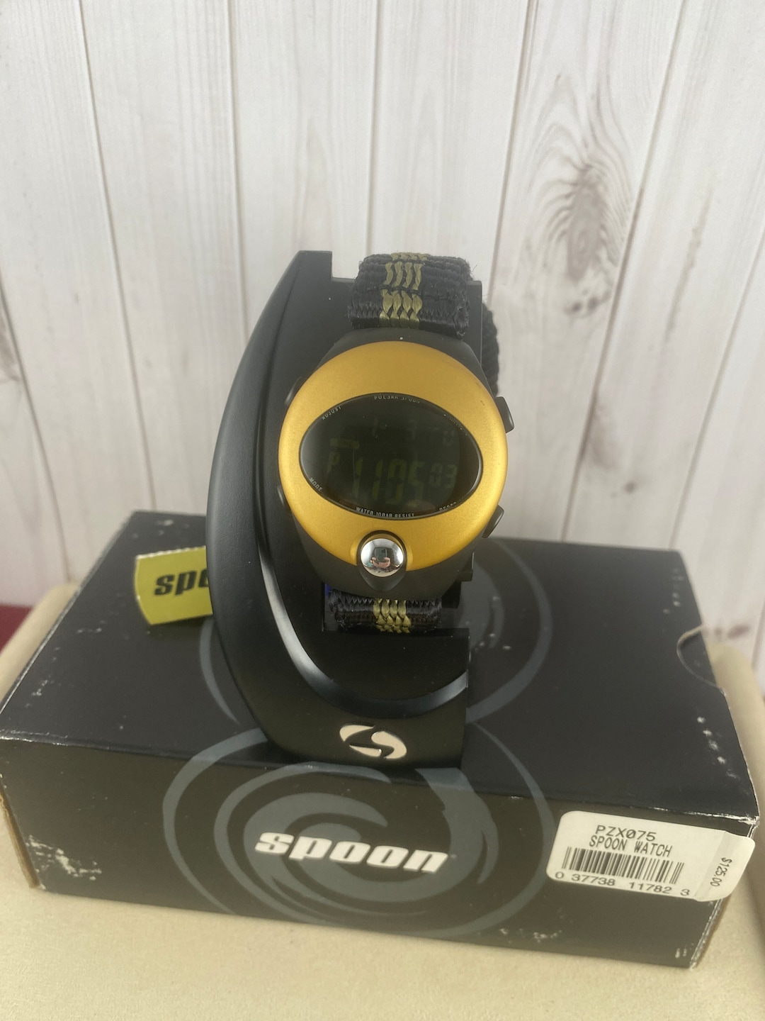 Vintage Pulsar Spoon Spoon Watch Gold and Red Face New Battery Runs ...