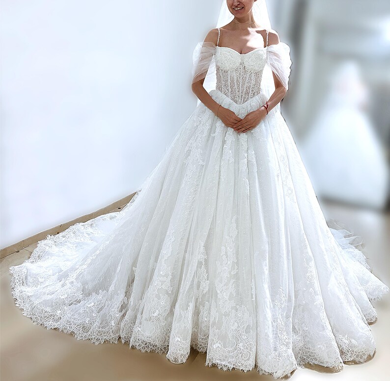 Elegant Lace Basque Waist Wedding Dress - Etsy