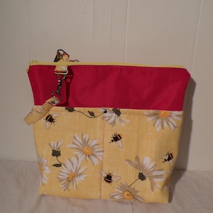 Yellow Bee Knitting Project Bag: Wristlet Zipper Pouch Bag - Etsy