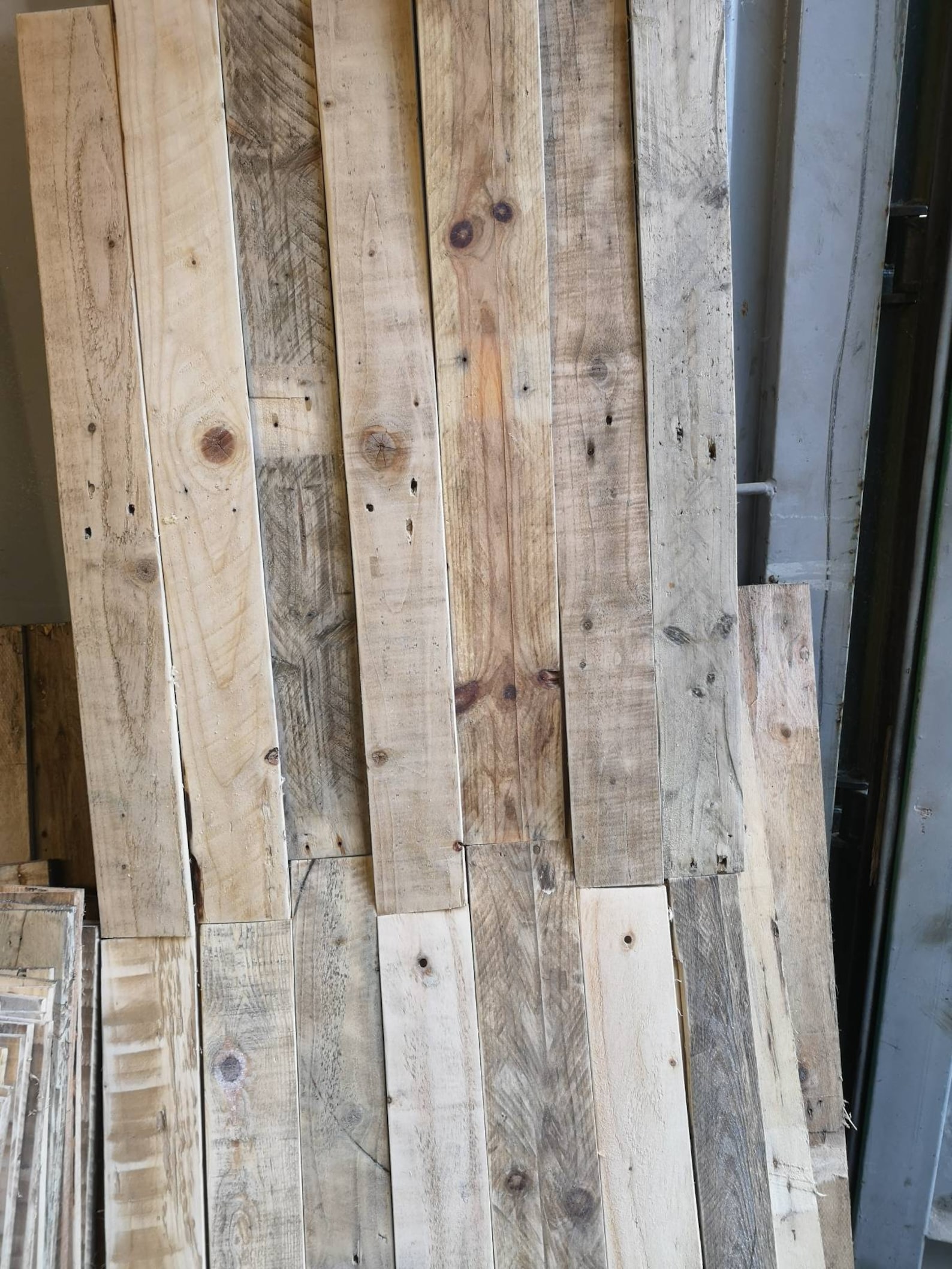 Special Unique Rustic Wood Wall Cladding Panels Boards Feature Wall ...