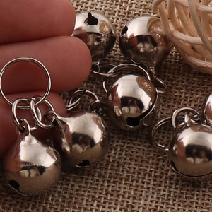 40pcs Jingle Bell Key Ring ,13mm Silver Jingle Bells Christmas Bells ...