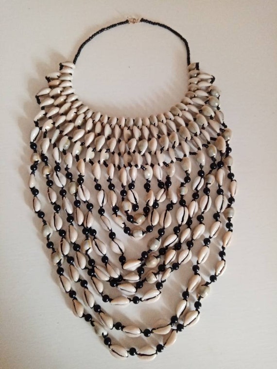 ON SALE Cowrie Shell Handmade Necklace Cowrie Necklace Cowrie Shell Jewelry Sea Shell Jewelry Necklace Beaded Jewelry Natural Shell Etsy