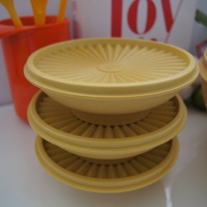 Vintage Tupperware Container W/ Four Bowls 3 Lids Tupperware Salad ...