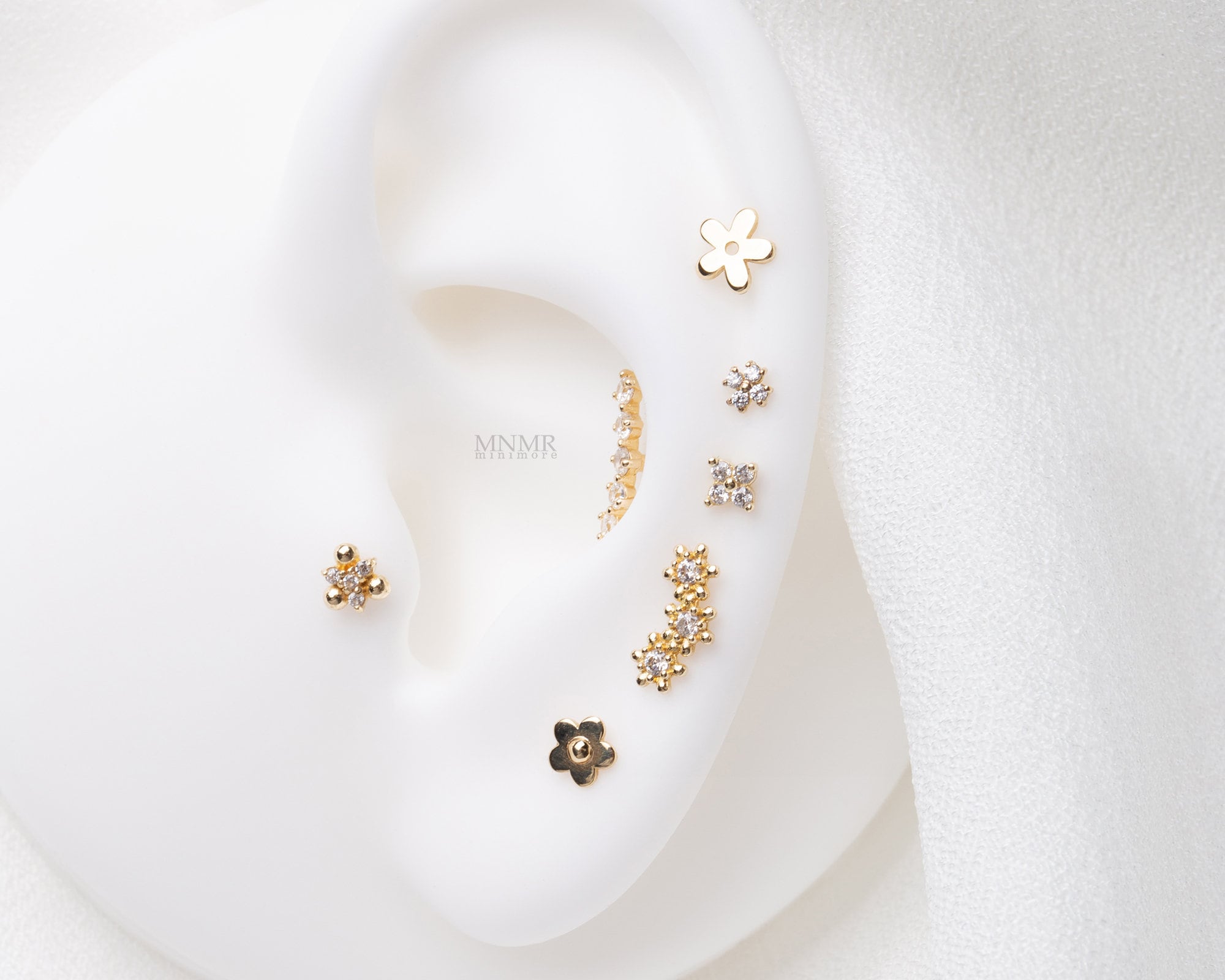 10K Solid Gold Blooming Flower Piercing Tiny Tragus Earring - Etsy