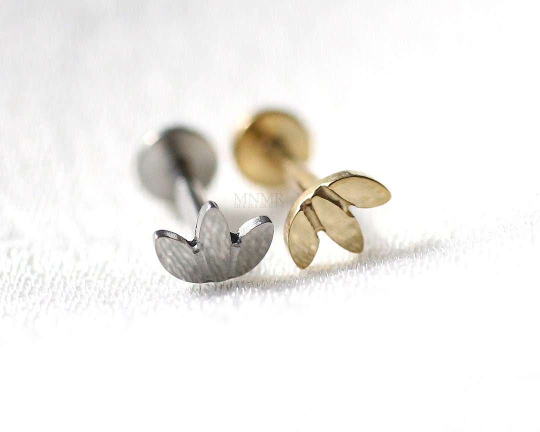 Plain Crown Internally Threaded Labret, Tiny Leaf Cartilage Flat Back ...