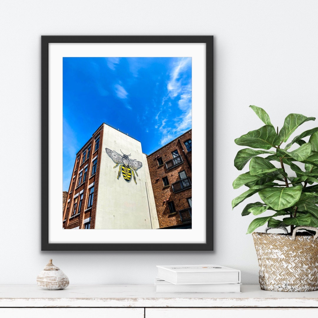 Manchester Print / Manchester Bee Mural / Bee Wall Art / - Etsy España
