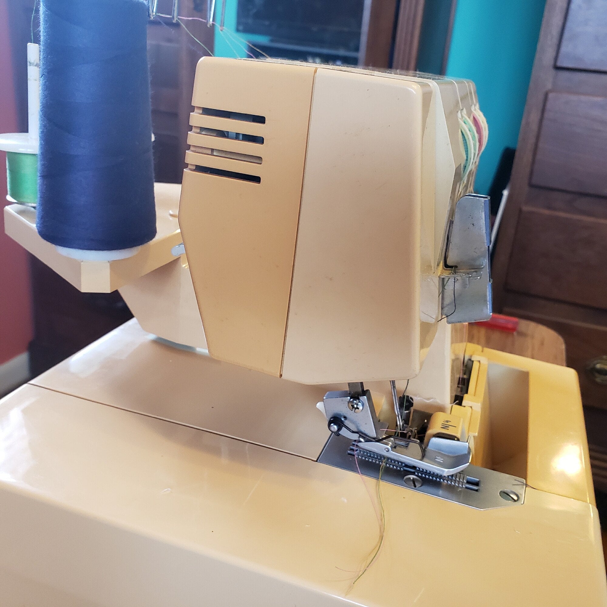 Vintage Pfaff Hobbylock Model 786 4-thread Serger With Foot Pedal ...
