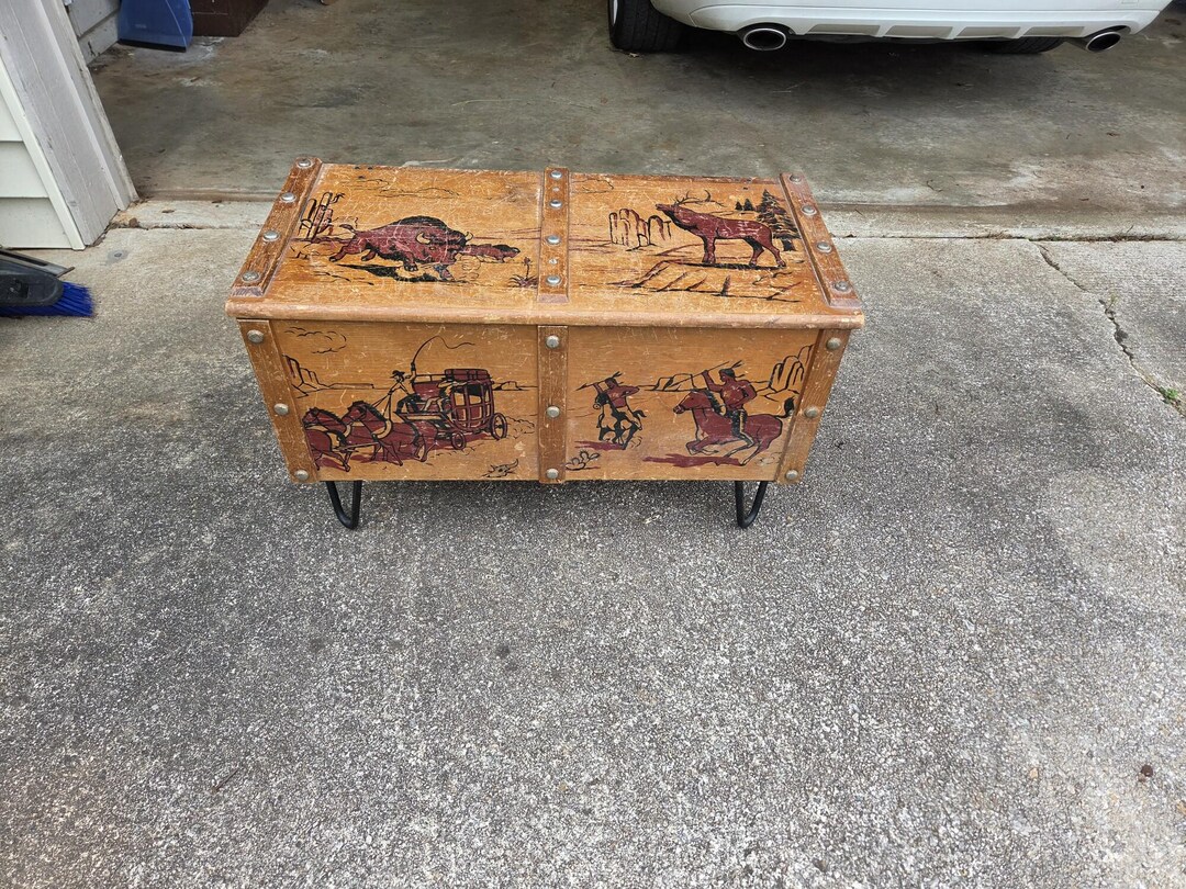 Vintage 1950’s Kid’s Pine Wood Toy Chest/trunk/box With Original ...