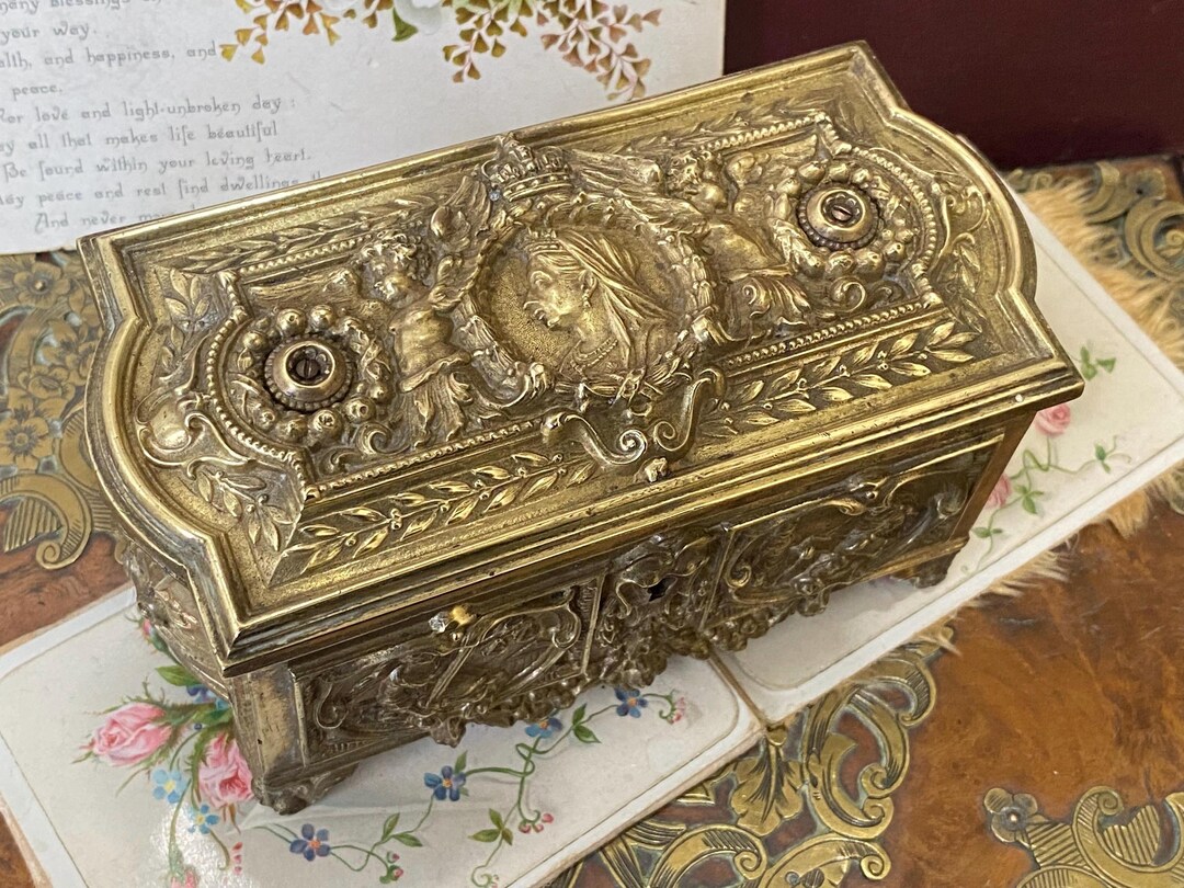 Stunning Antique Victorian Queen Victoria Commemorative Scenes Embossed ...