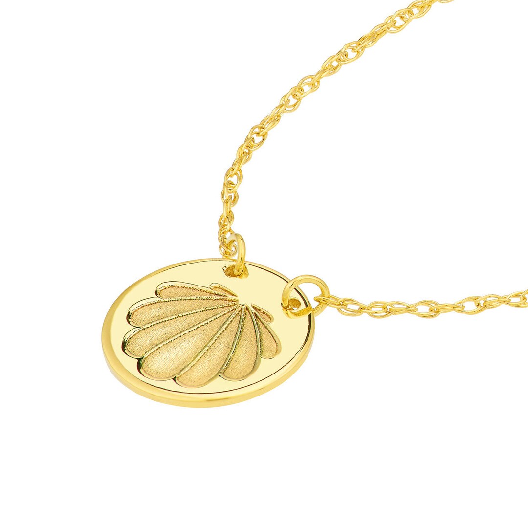 14K Yellow Gold Engraved Seashell Mini Disc Pendant Adjustable Necklace ...