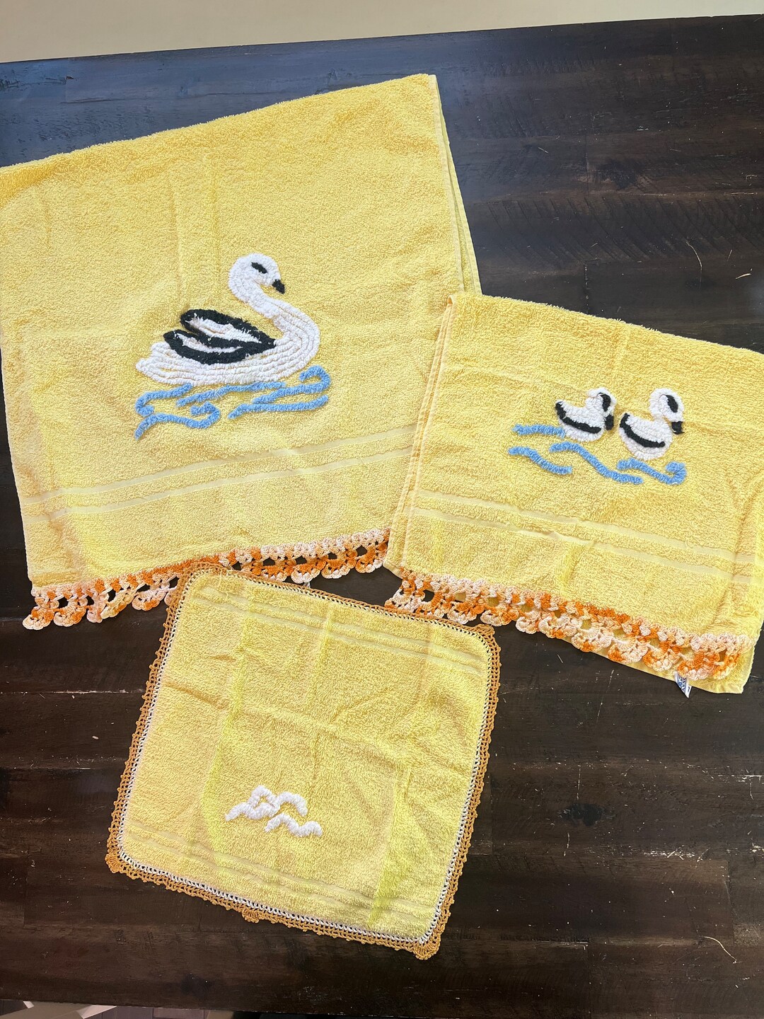 Adorable Vintage Bathroom Towel Set Vintage Towels Vintage Bathroom - Etsy