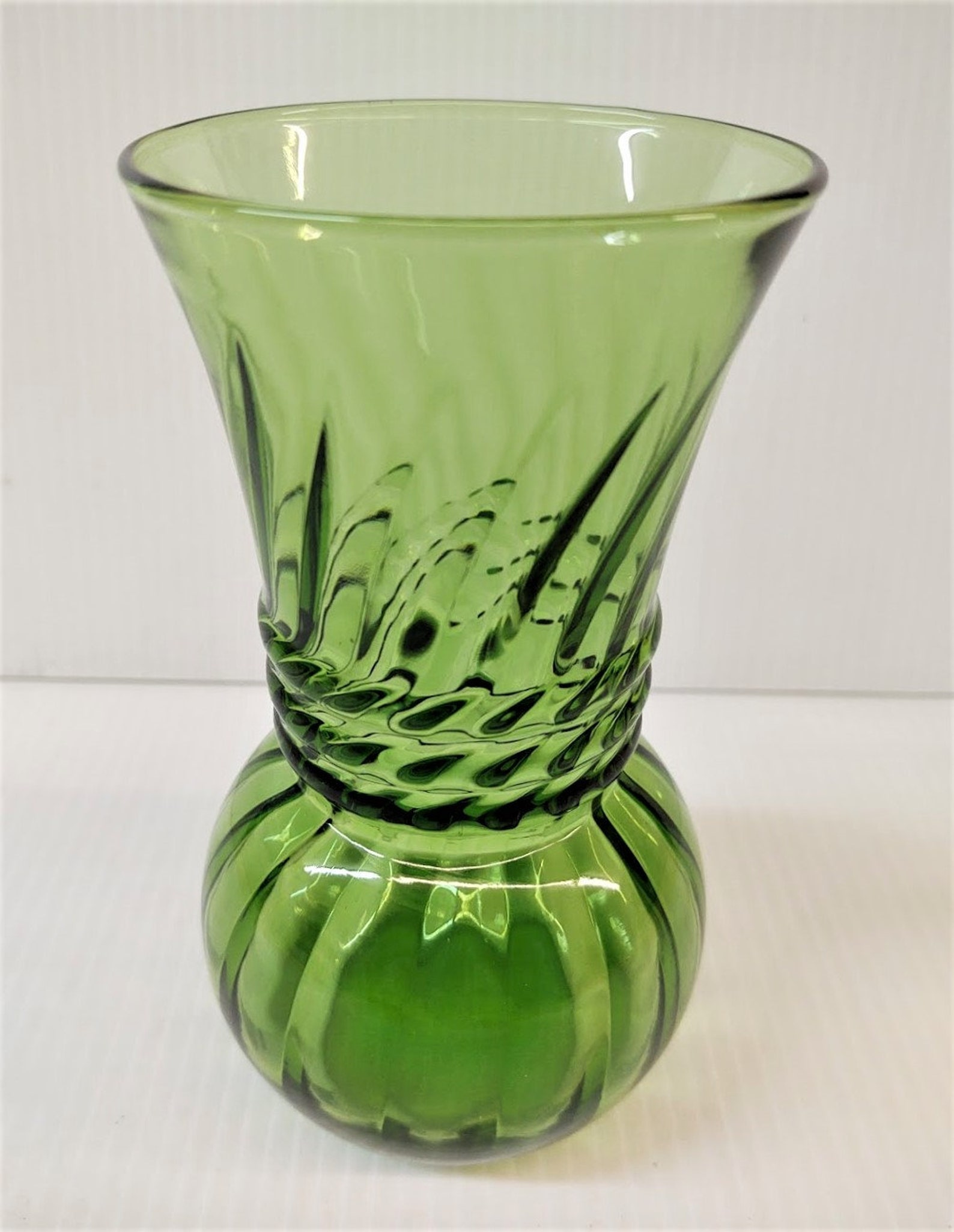 Vintage Mcm Green Clear Glass Vase Anchor Hocking Glass Etsy