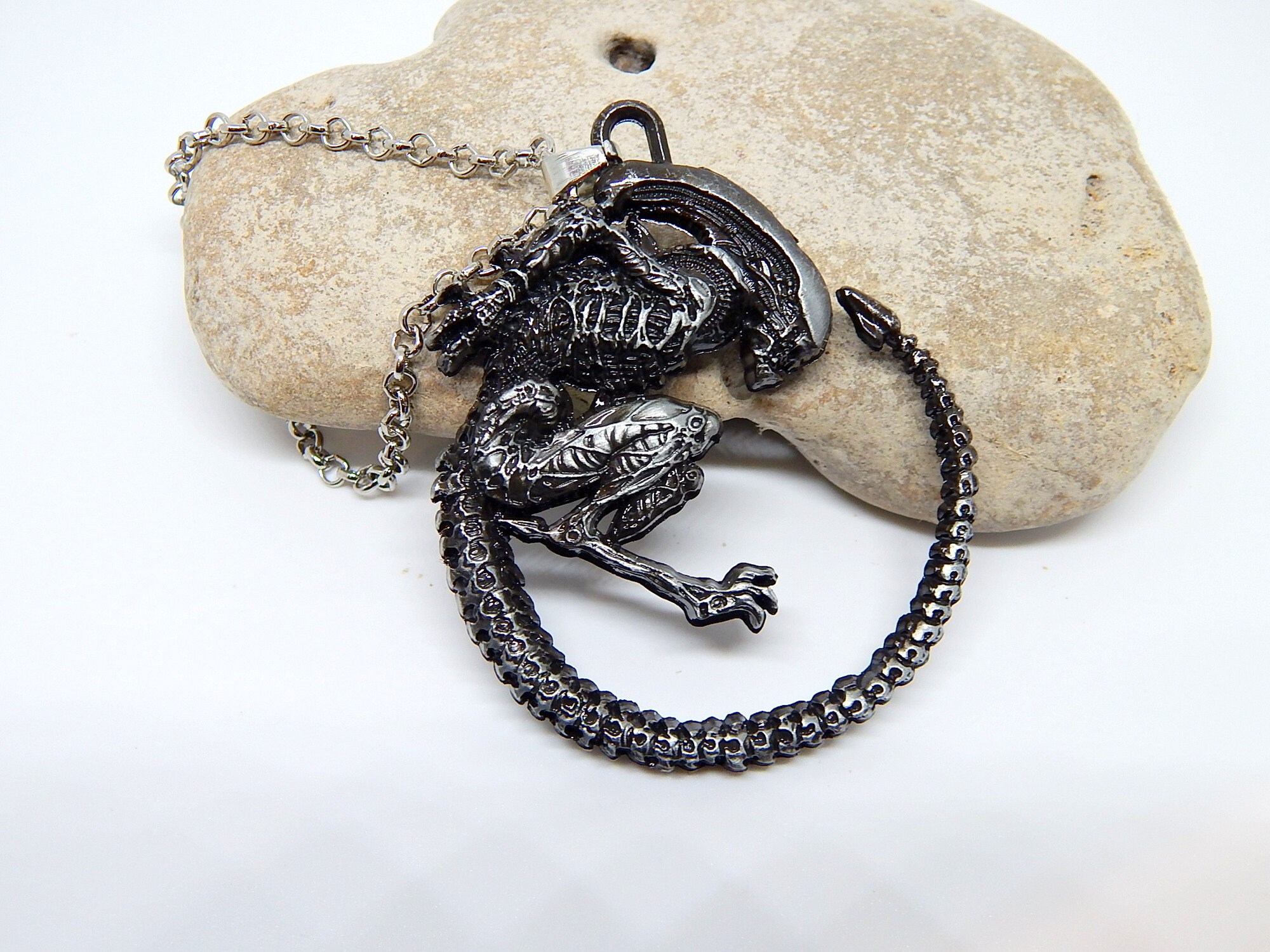 Alien Xenomorph Predator Pendant Necklace Jewelry Predator | Etsy