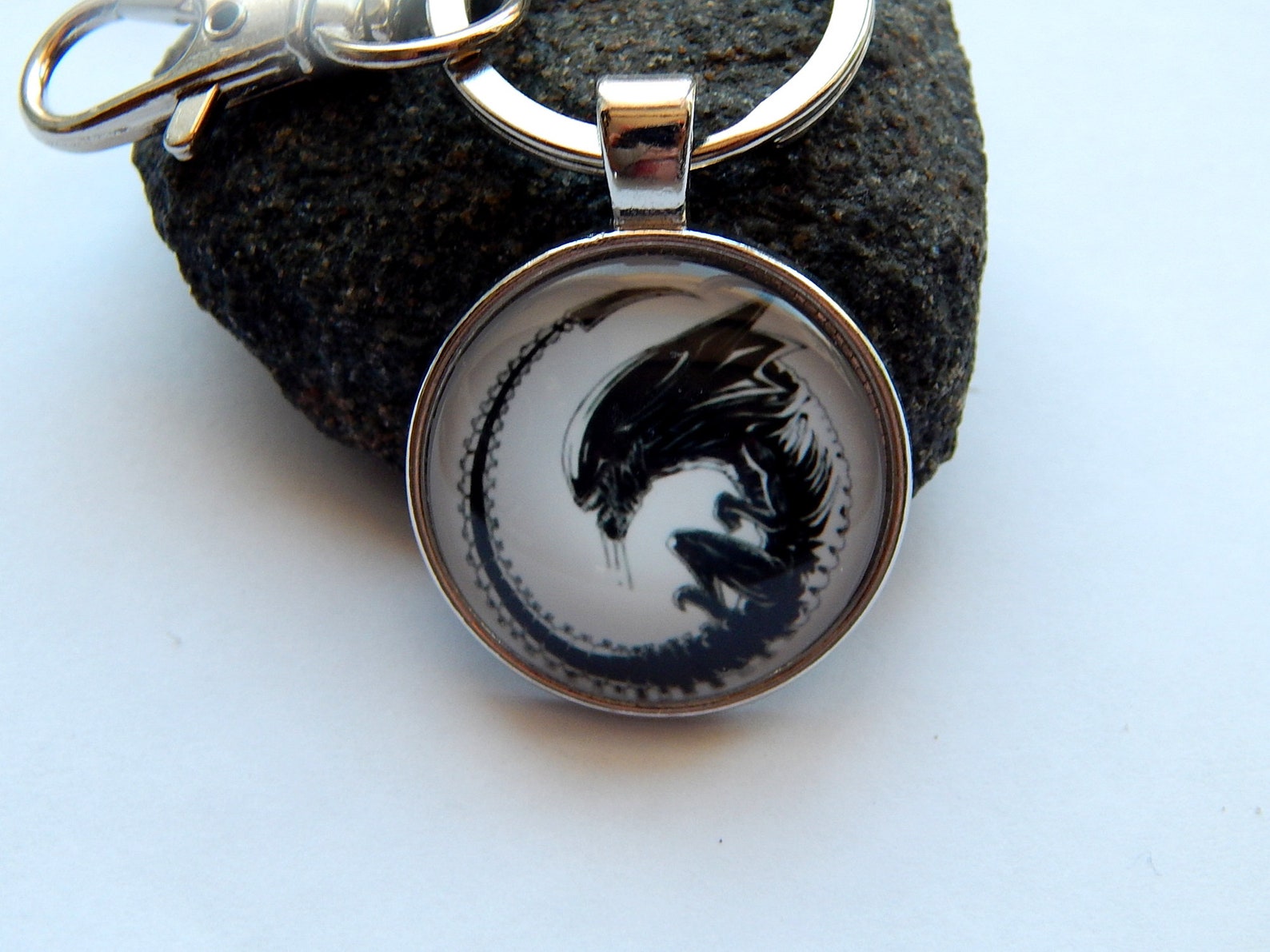 Alien Xenomorph Predator Pendant Necklace Jewelry Predator - Etsy