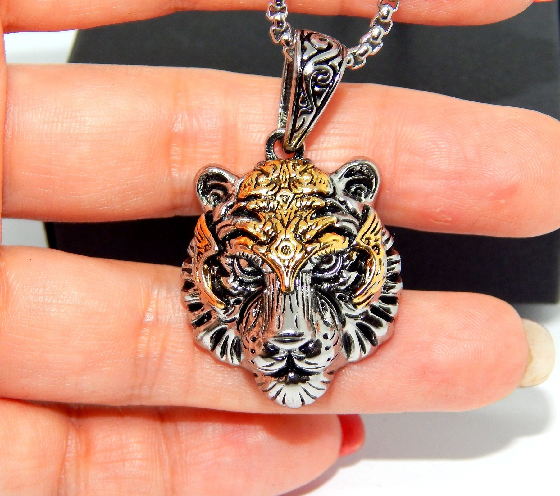 Tiger necklace store