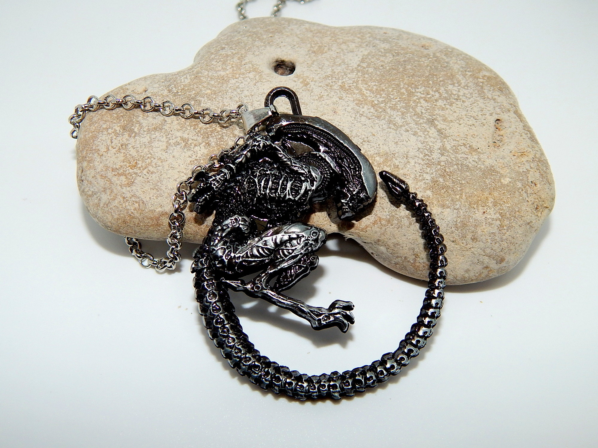Alien Xenomorph Predator Pendant Necklace Jewelry, Predator Horror ...