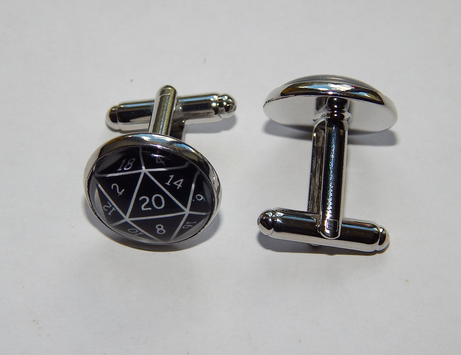 Dungeons and Dragons D20 Cufflinks Earrings Dungeons and - Etsy
