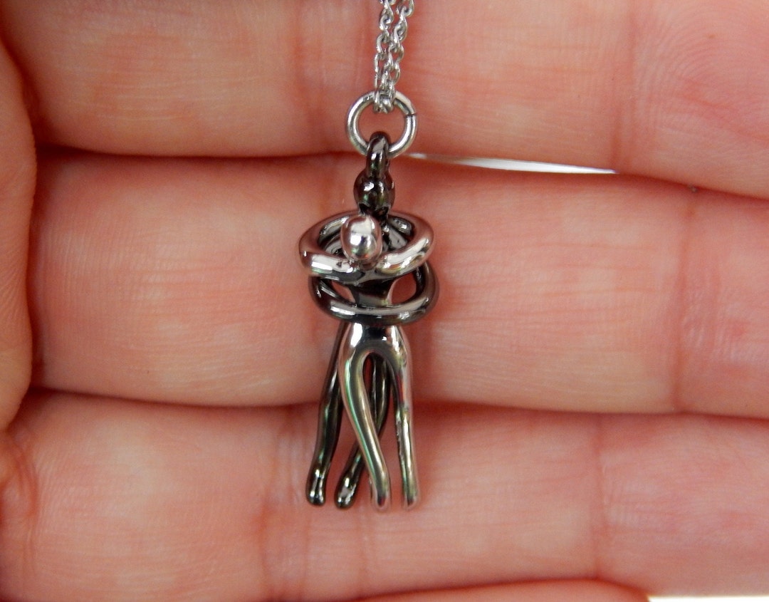 Couple Hug Necklace Lovers Hugging Pendant, Lovers Hugging Pendant ...