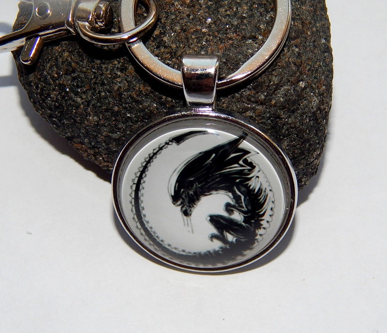 Alien Xenomorph Predator Pendant Necklace Jewelry Predator - Etsy