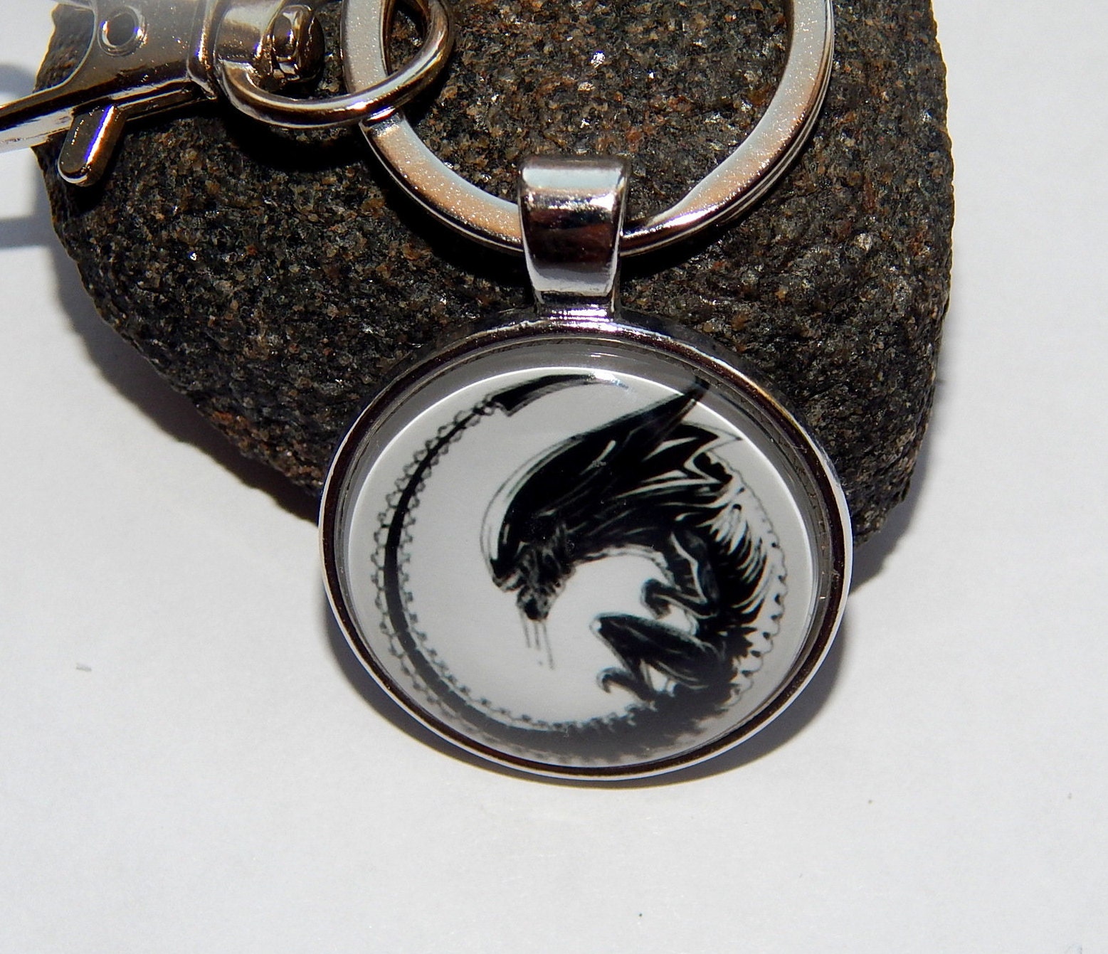 Alien Xenomorph Predator Pendant Necklace Jewelry Predator - Etsy