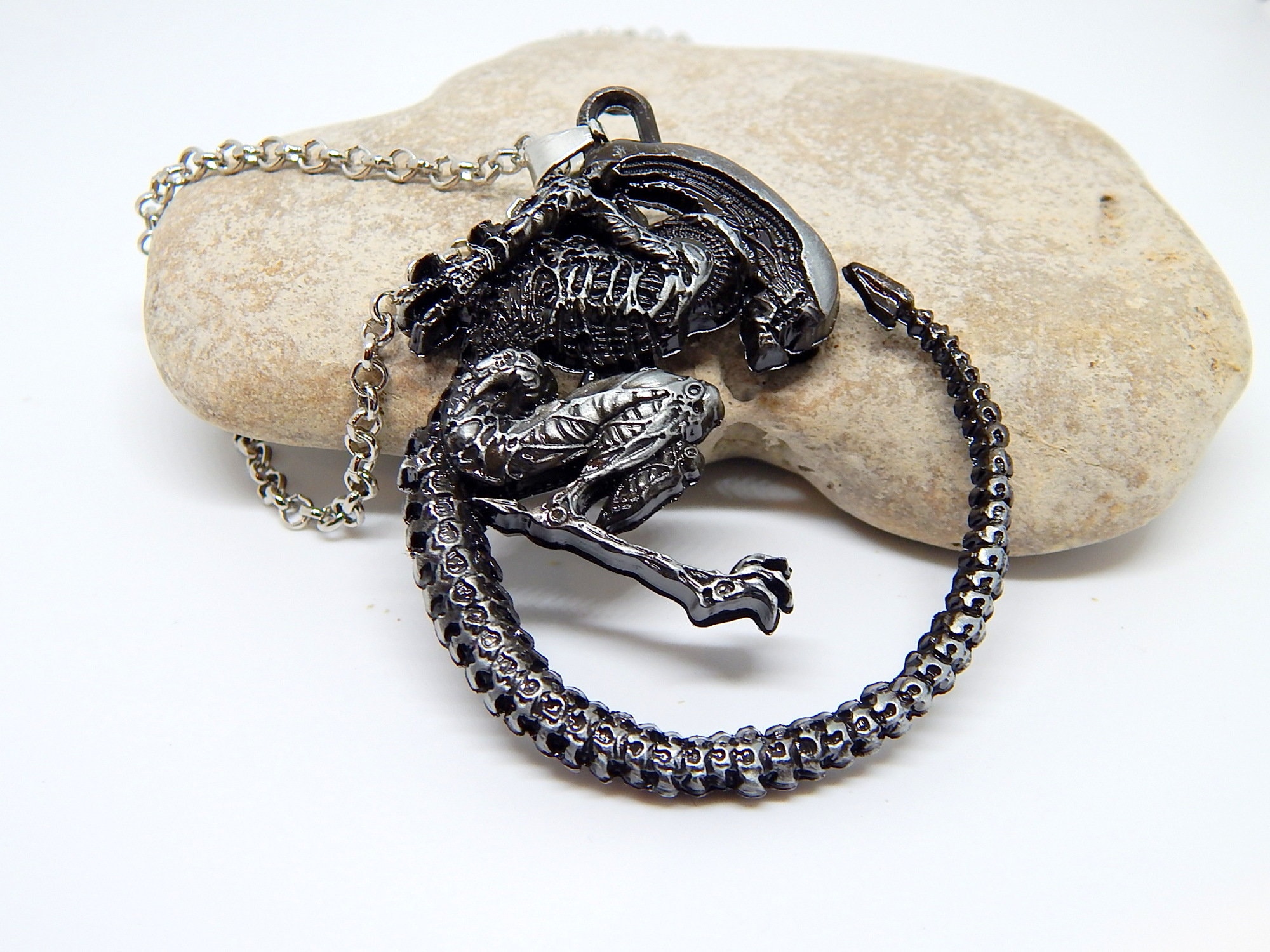 Alien Xenomorph Predator Pendant Necklace Jewelry, Predator Horror ...