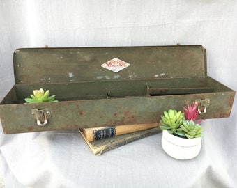 Vintage tool box | Etsy