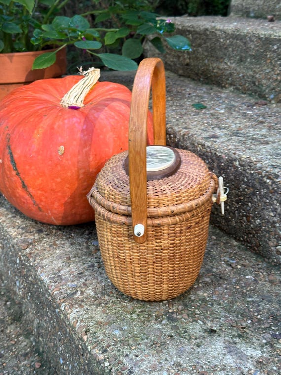 RARE BARLOW NANTUCKET Handbags/Nantucket Lightship Ha… - Gem