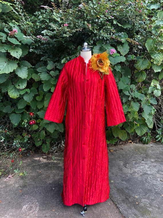 70's BRIGHT RED ROBE/70’s Quilted Robe/Vintage Red Ro… - Gem