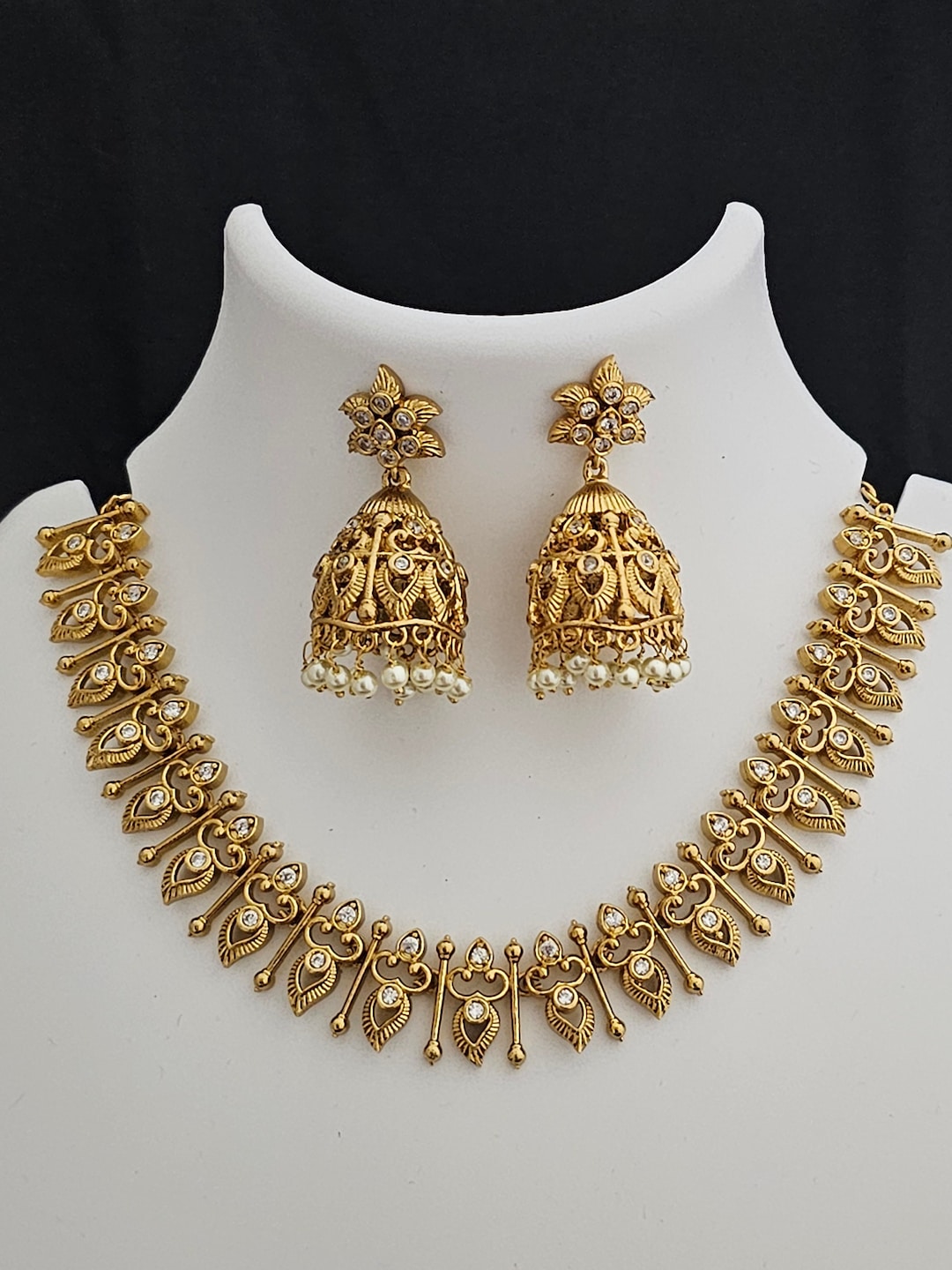 Premium Quality Matte Finish Stone Necklace With Matching Jhumki ...