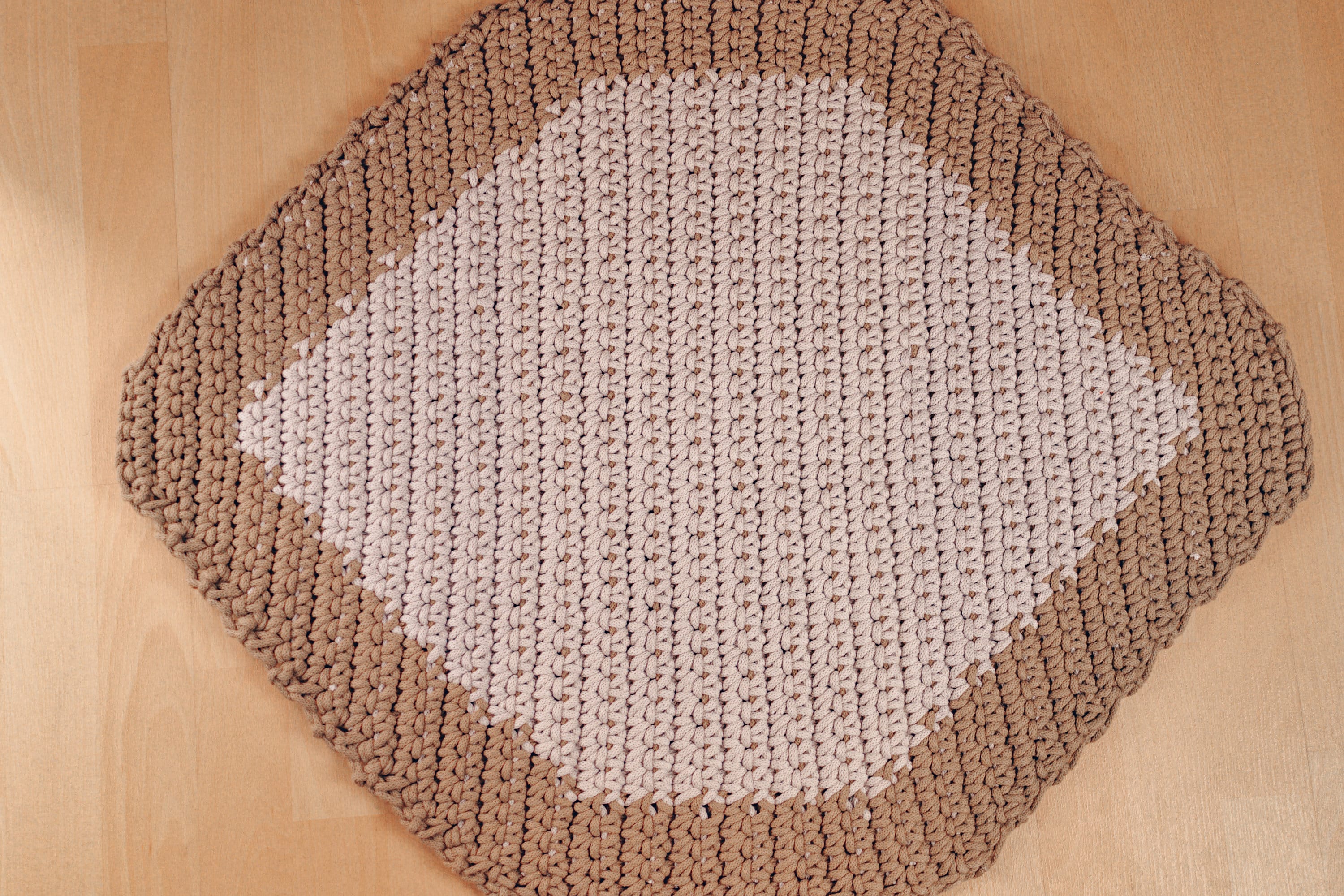 Crochet Rhombus Rug Pattern Modern Geometric Rug Pattern Decorative ...