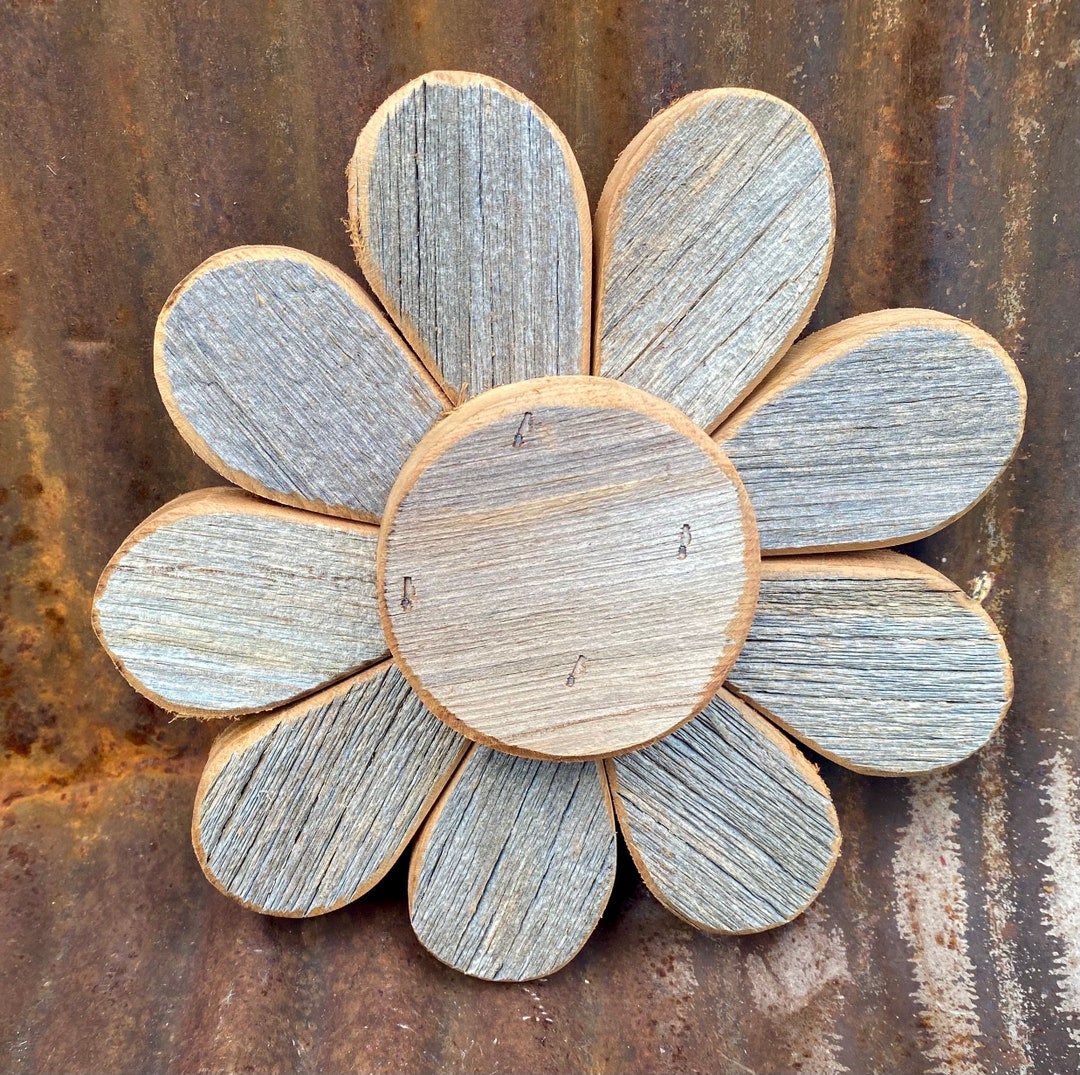 Mini Weathered Gray Barnwood Daisy Wall Art - Etsy