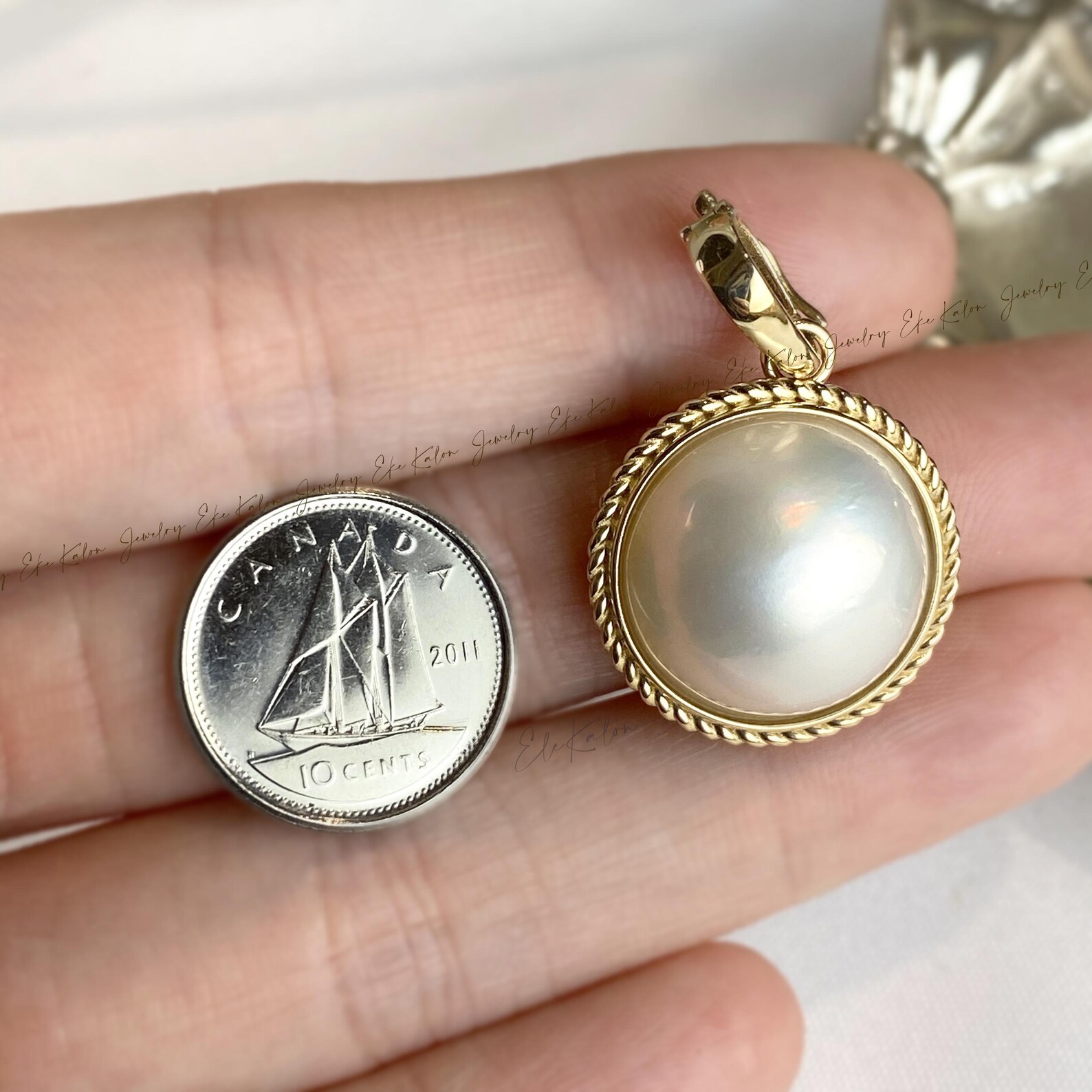 14K Gold Mabe Pearl Pendant: Bold Statement Necklace - Etsy