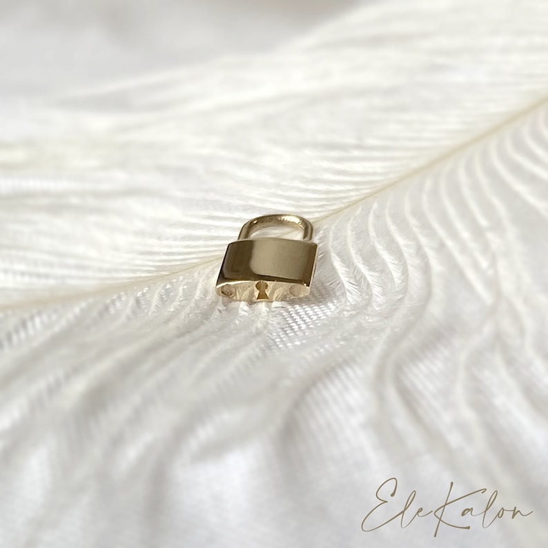 14K Solid Gold Padlock Pendant Dainty Padlock Necklace - Etsy