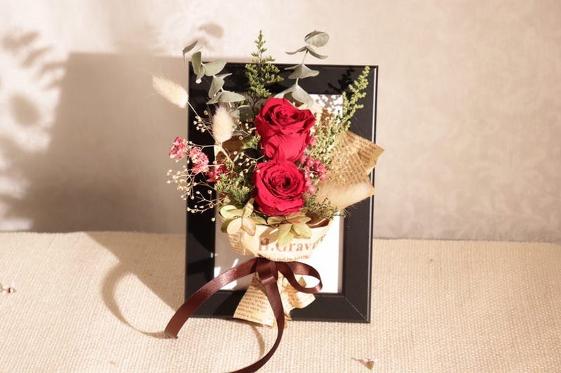 Preserved Flowers Floral Frame - Forever Roses, Mother's Day Gift ...