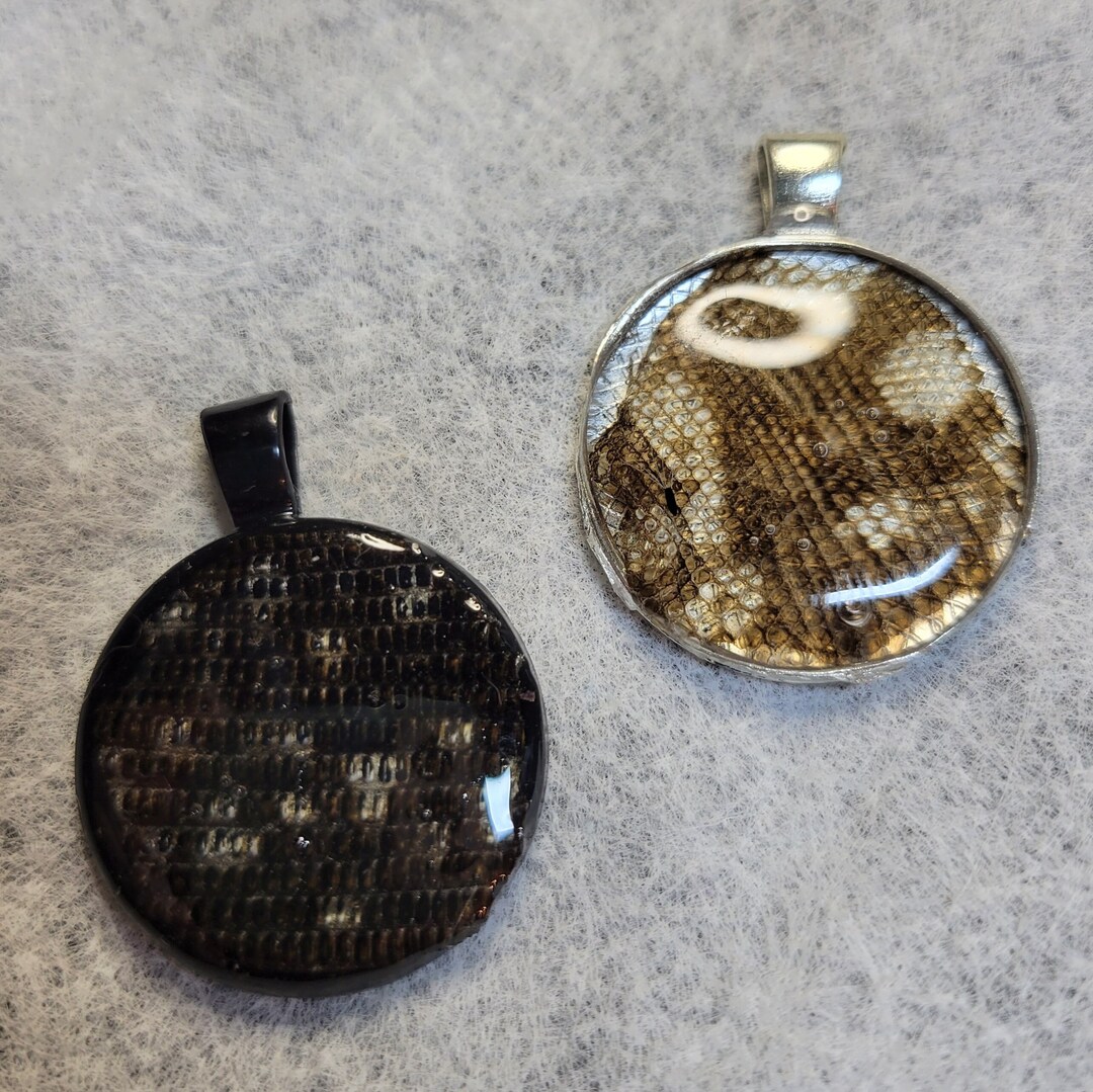 Tegu Lizard Shed in Resin on Black or Silver Round Pendant - Etsy