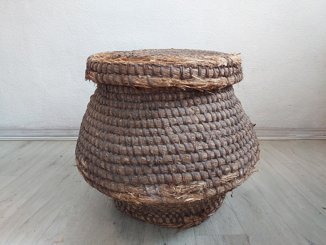 Old Antique Grass Rye Basket With Lid Vintage Big Grain Storage ...