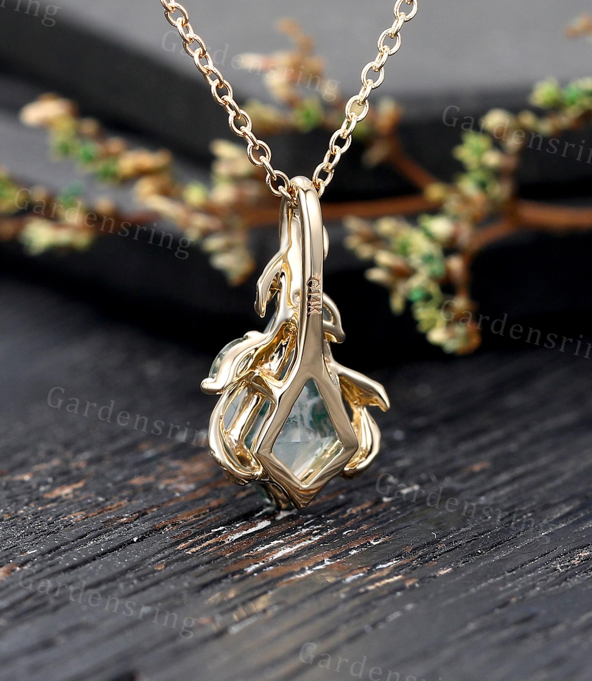 Kite Cut Moss Agate Pendant Necklace Vintage Solid Gold Marquise Cut ...