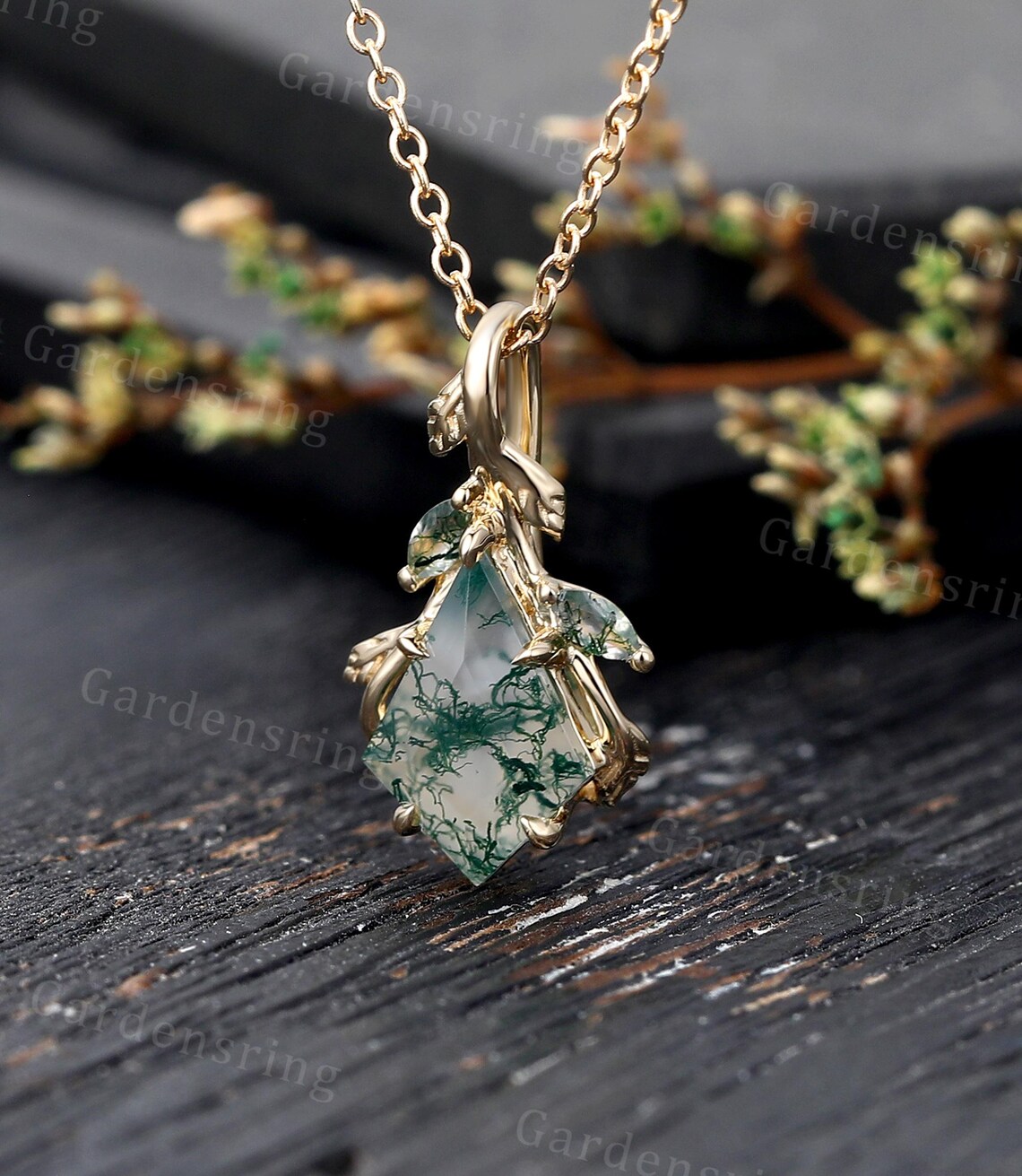 Kite Cut Moss Agate Pendant Necklace Vintage Solid Gold Marquise Cut ...