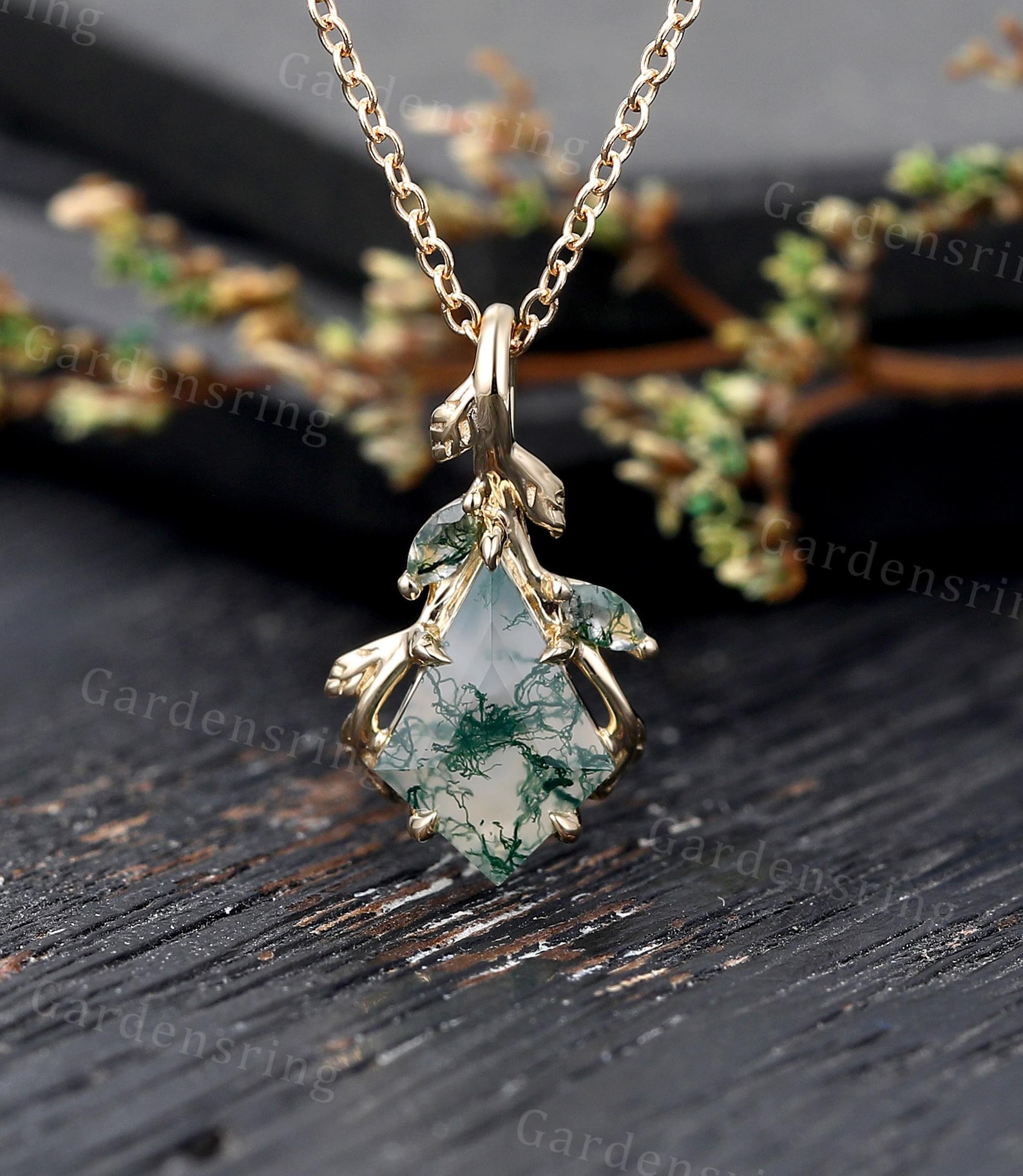 Kite Cut Moss Agate Pendant Necklace Vintage Solid Gold Marquise Cut ...