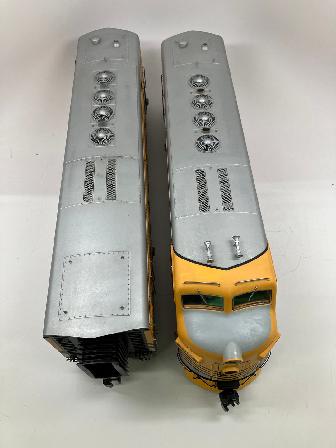 USA Trains R22250 EMD F3 A & B Units 5523/5524 of the Rio Grande ...