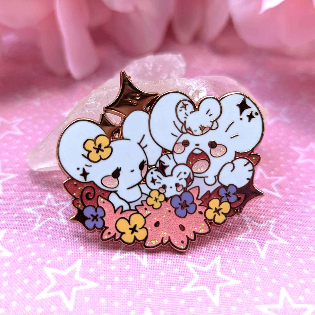 Maus Family - Poke Enamel Pin - Etsy