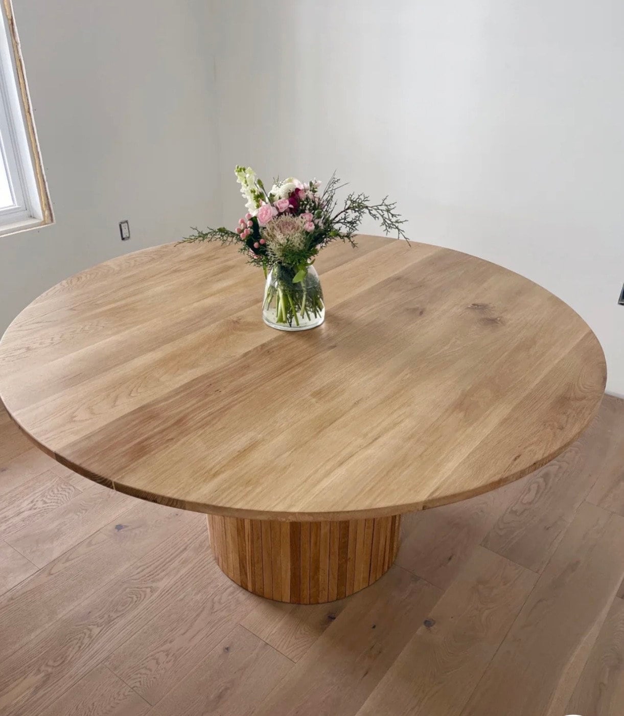 Custom Solid White Oak Round Table Lochlin Table - Etsy