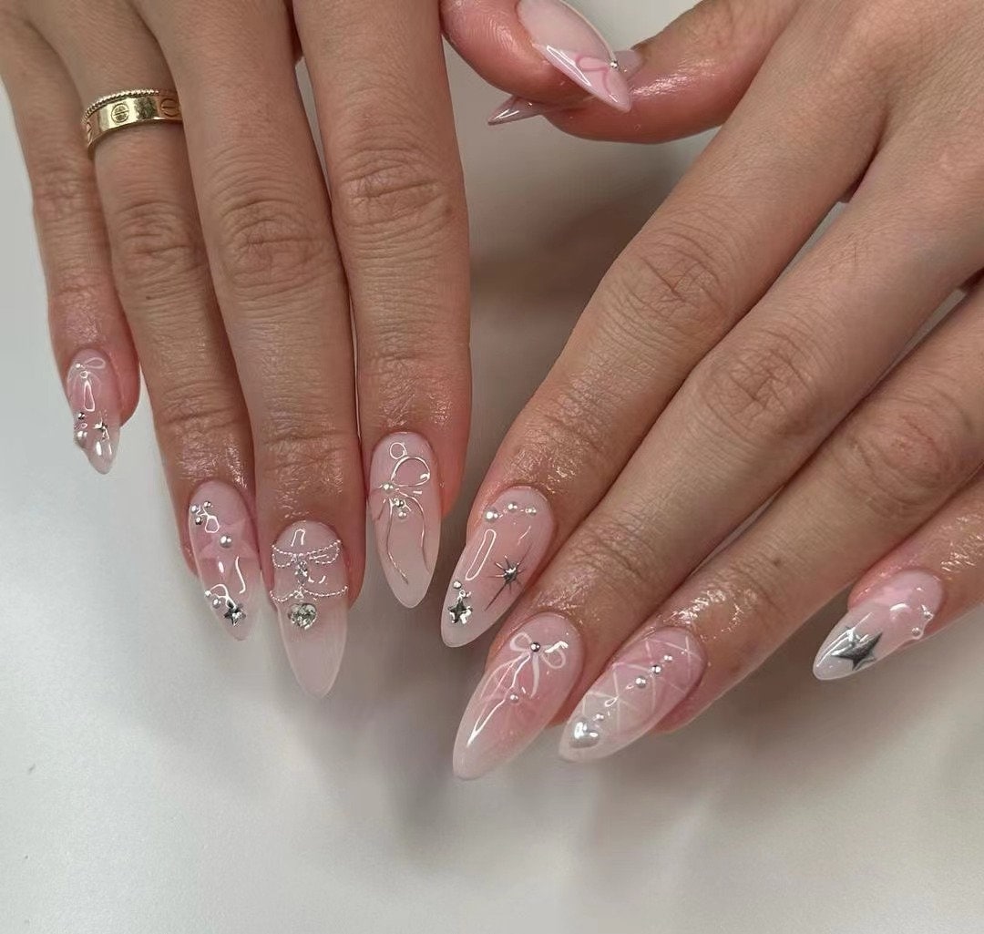 Handmade Press on Nails: Custom Gel Nails With Bows - Etsy