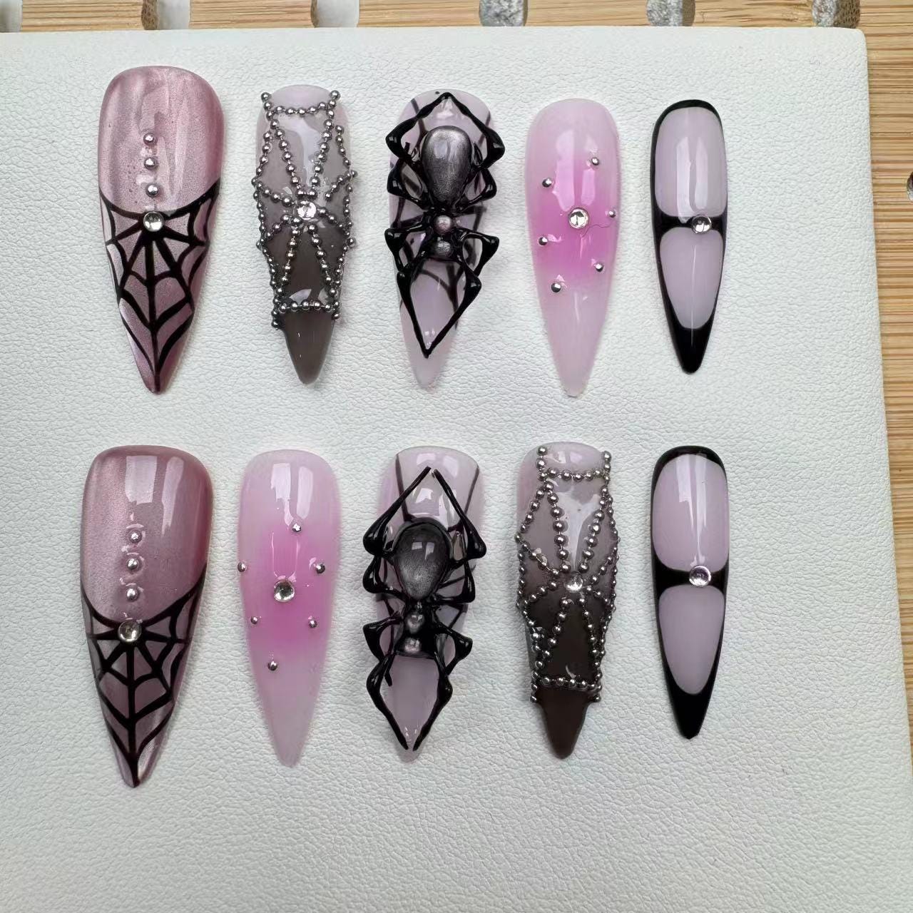 3D Spider Press on Nails: Halloween Custom Faux Acrylic Gel Nails - Etsy