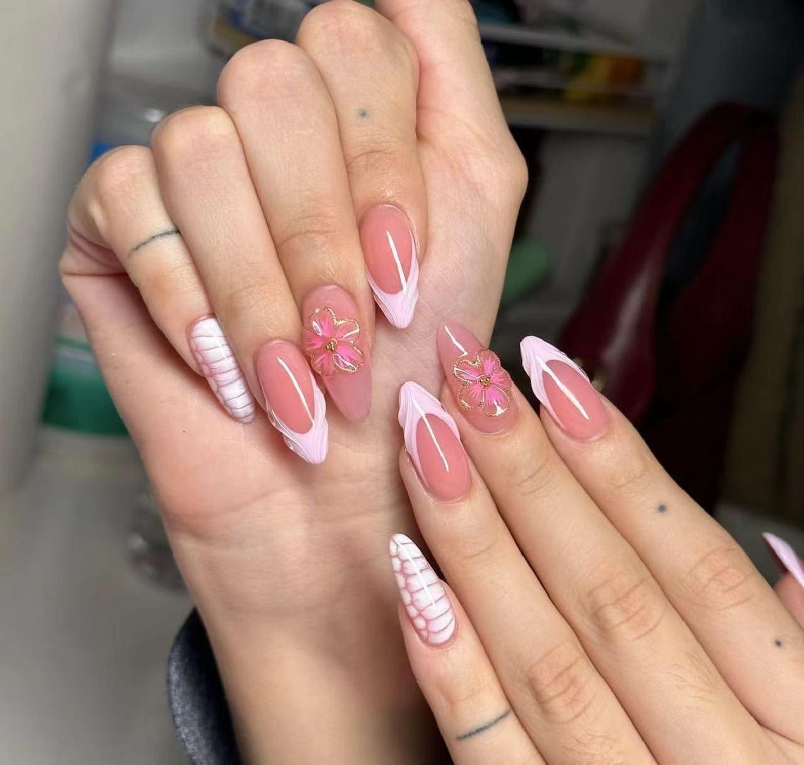 Handmade Floral Press on Nails: Custom Gel Faux Acrylic Nails - Etsy
