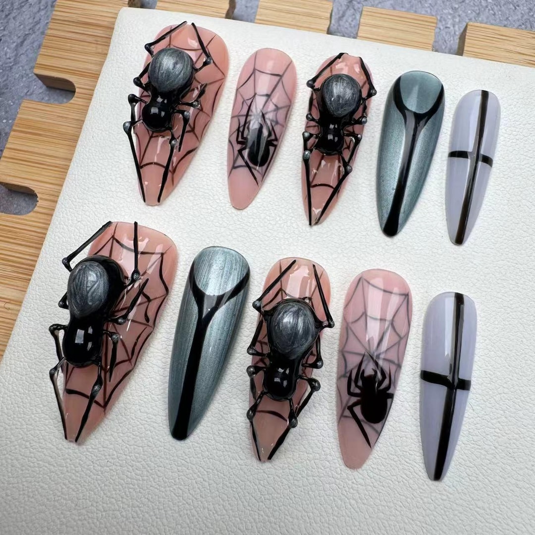 3D Spider Halloween Press on Nails: Custom Faux Acrylic Gel Nails - Etsy