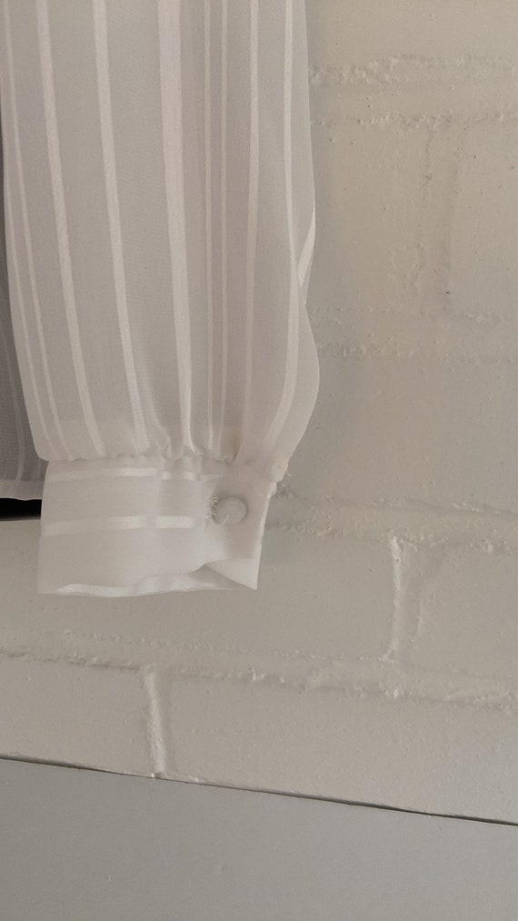 Classic Traditional Old Style 1980-1990 White Ruffle … - Gem