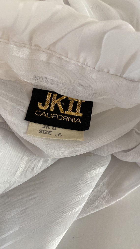 Classic Traditional Old Style 1980-1990 White Ruffle … - Gem